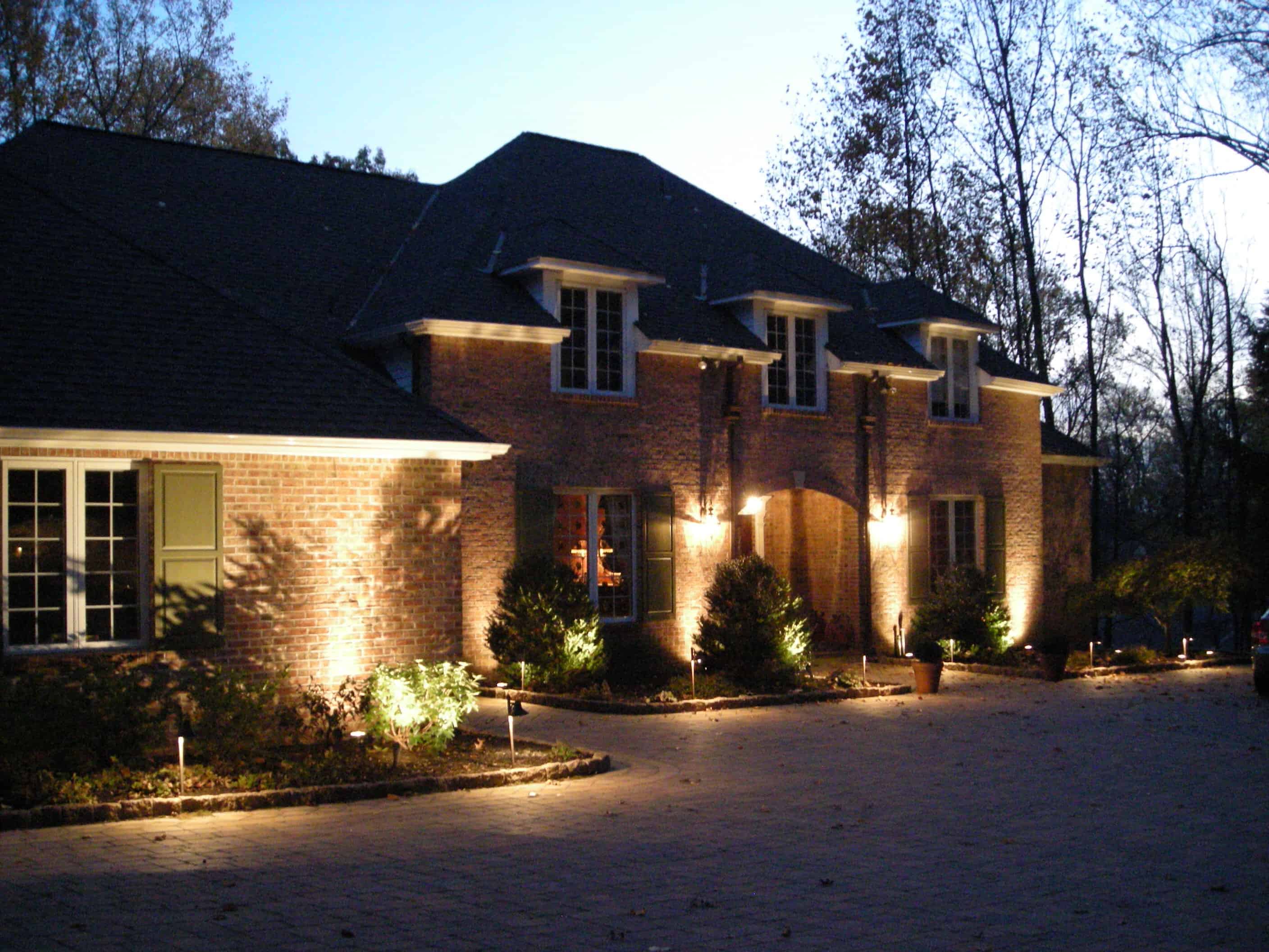 How to Set Up Landscape Lighting Efficiently - 1001 Gardens